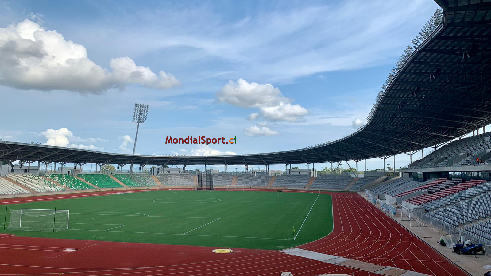 Infrastructures : 20 images inédites du tout nouveau Stade de Yamoussoukro