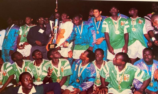 Sénégal 1992 : dans les coulisses de la 1ère étoile des Eléphants de ...
